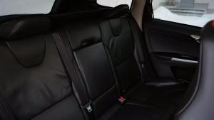 Black Volvo XC60 2008 in Jelgava, with an engine capacity of 2.40 L and mileage of 300 thousand km for 9700 €, photo 33 on AUTOMOTO.COM.LV
