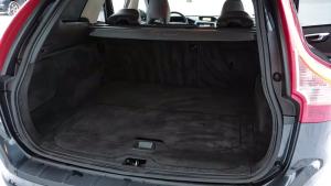Black Volvo XC60 2008 in Jelgava, with an engine capacity of 2.40 L and mileage of 300 thousand km for 9700 €, photo 34 on AUTOMOTO.COM.LV