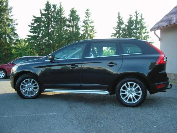 Melns Volvo XC60 2008 Sigulda, ar dzinēja tilpumu 2.40 L un nobraukumu 196 tūkst. km par 8850 €, foto 4 vietnē AUTOMOTO.COM.LV