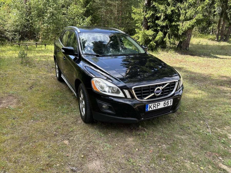 Melns Volvo XC60 2008 Kazlų Rūda, ar dzinēja tilpumu 2.40 L un nobraukumu 400 tūkst. km par 5900 €, foto 1 vietnē AUTOMOTO.COM.LV