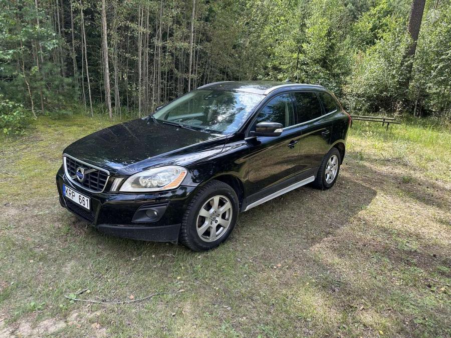 Melns Volvo XC60 2008 Kazlų Rūda, ar dzinēja tilpumu 2.40 L un nobraukumu 400 tūkst. km par 5900 €, foto 3 vietnē AUTOMOTO.COM.LV