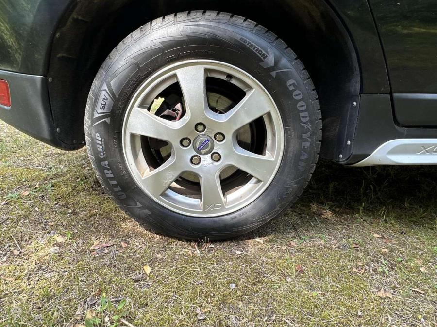 Melns Volvo XC60 2008 Kazlų Rūda, ar dzinēja tilpumu 2.40 L un nobraukumu 400 tūkst. km par 5900 €, foto 11 vietnē AUTOMOTO.COM.LV