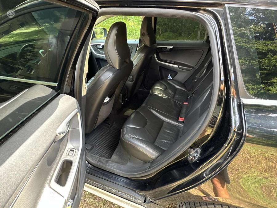 Melns Volvo XC60 2008 Kazlų Rūda, ar dzinēja tilpumu 2.40 L un nobraukumu 400 tūkst. km par 5900 €, foto 15 vietnē AUTOMOTO.COM.LV