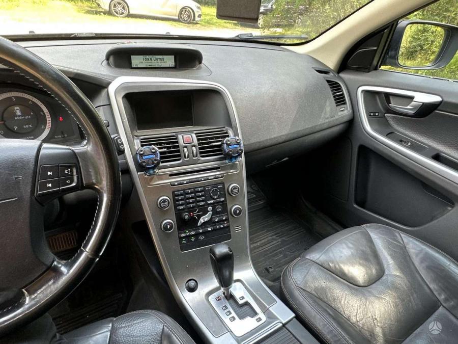 Melns Volvo XC60 2008 Kazlų Rūda, ar dzinēja tilpumu 2.40 L un nobraukumu 400 tūkst. km par 5900 €, foto 18 vietnē AUTOMOTO.COM.LV