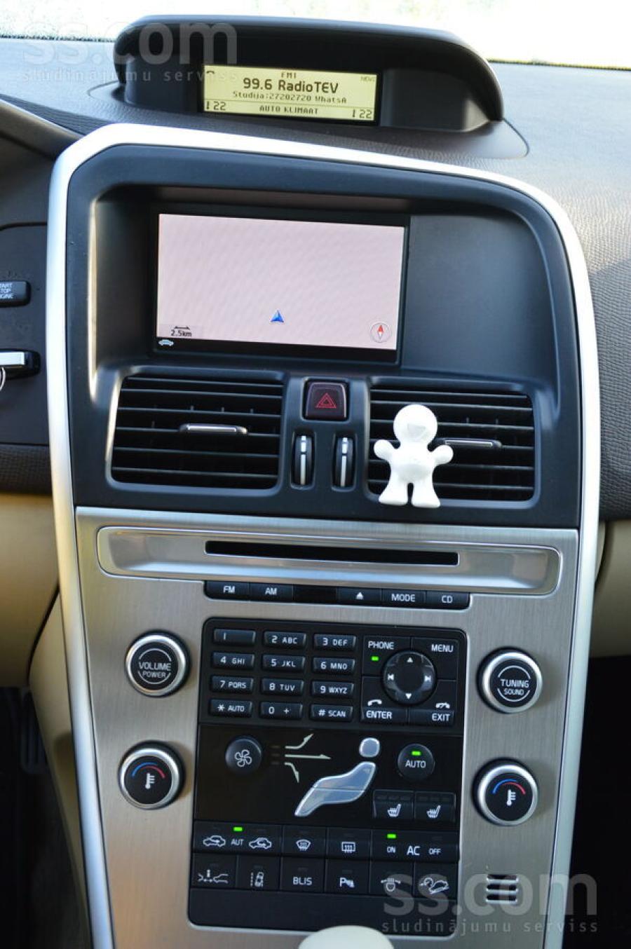 Melns Volvo XC60 2008 Valka, ar dzinēja tilpumu 2.40 L un nobraukumu 349 tūkst. km par 7700 €, foto 7 vietnē AUTOMOTO.COM.LV