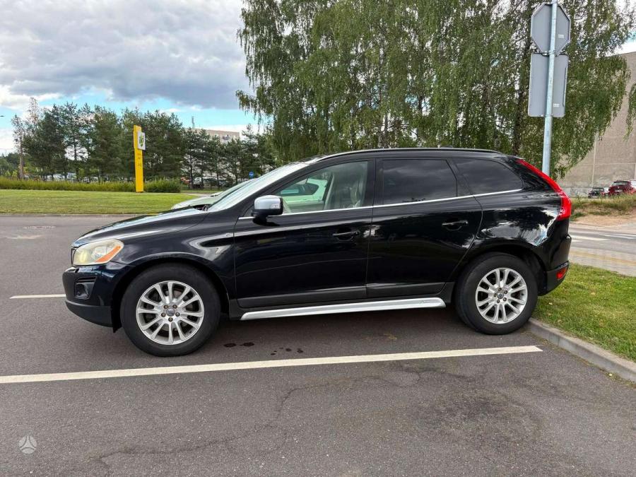 Melns Volvo XC60 2008 Viļņa, ar dzinēja tilpumu 2.40 L un nobraukumu 211 tūkst. km par 9000 €, foto 5 vietnē AUTOMOTO.COM.LV