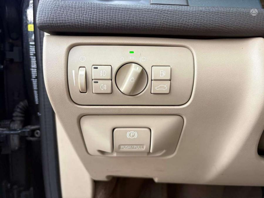 Melns Volvo XC60 2008 Viļņa, ar dzinēja tilpumu 2.40 L un nobraukumu 211 tūkst. km par 9000 €, foto 12 vietnē AUTOMOTO.COM.LV