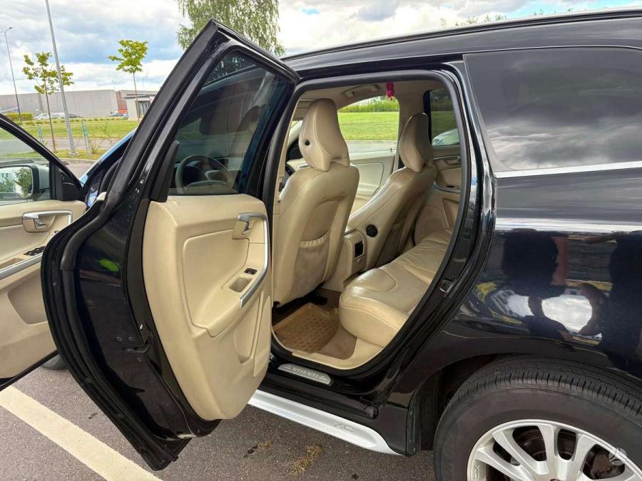 Melns Volvo XC60 2008 Viļņa, ar dzinēja tilpumu 2.40 L un nobraukumu 211 tūkst. km par 9000 €, foto 19 vietnē AUTOMOTO.COM.LV