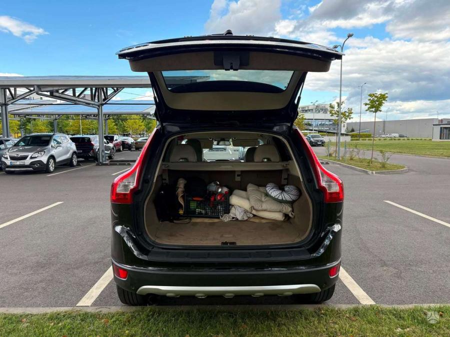Melns Volvo XC60 2008 Viļņa, ar dzinēja tilpumu 2.40 L un nobraukumu 211 tūkst. km par 9000 €, foto 20 vietnē AUTOMOTO.COM.LV