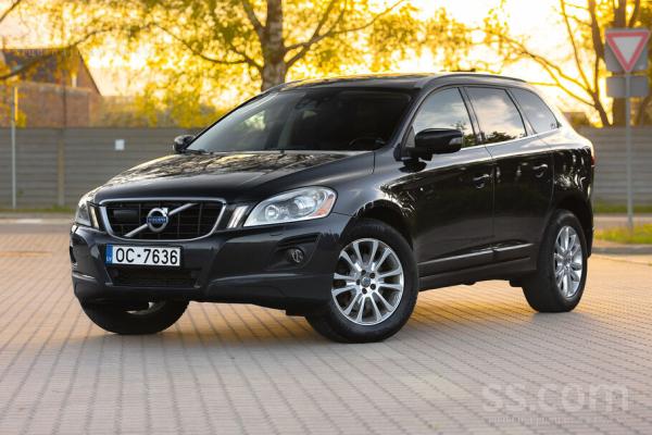 Black Volvo XC60 2009 in Jelgava, with an engine capacity of 2.40 L and mileage of 255 thousand km for 8800 €, photo 3 on AUTOMOTO.COM.LV