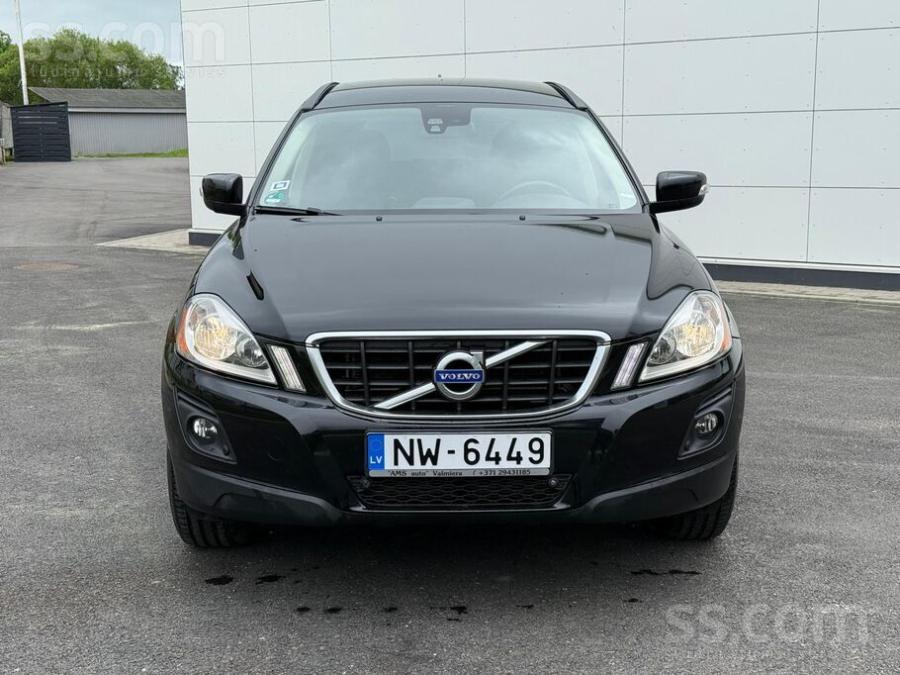 Black Volvo XC60 2009 in Ludza, with an engine capacity of 2.40 L and mileage of 321 thousand km for 8580 €, photo 1 on AUTOMOTO.COM.LV