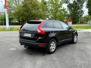 Black Volvo XC60 2009 in Ludza, with an engine capacity of 2.40 L and mileage of 321 thousand km for 8580 €, photo 8 on AUTOMOTO.COM.LV