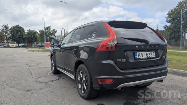 Black Volvo XC60 2009 in Riga, with an engine capacity of 2.40 L and mileage of 360 thousand km for 5600 €, photo 4 on AUTOMOTO.COM.LV