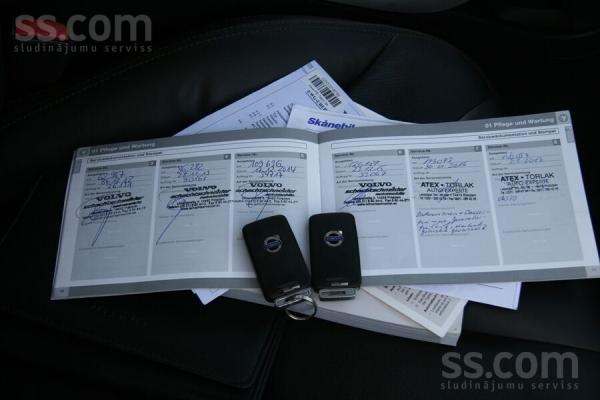 Black Volvo XC60 2009 in Tukums, with an engine capacity of 2.40 L and mileage of 272 thousand km for 7990 €, photo 11 on AUTOMOTO.COM.LV
