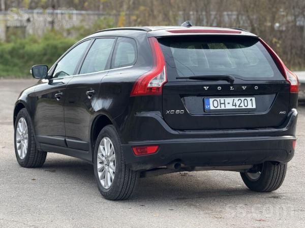 Melns Volvo XC60 2009 Ogre, ar dzinēja tilpumu 2.40 L un nobraukumu 300 tūkst. km par 8300 €, foto 4 vietnē AUTOMOTO.COM.LV