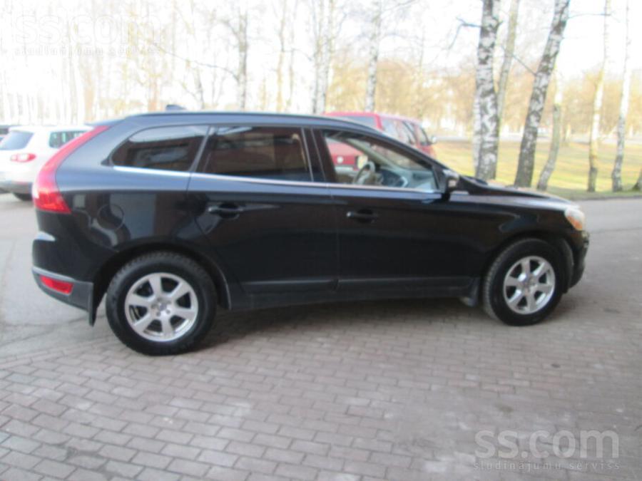 Melns Volvo XC60 2009 Rīga, ar dzinēja tilpumu 2.40 L un nobraukumu 303 tūkst. km par 4999 €, foto 9 vietnē AUTOMOTO.COM.LV