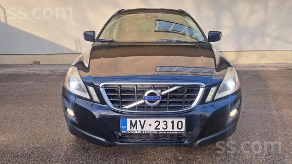 Black Volvo XC60 2009 in Ogre, with an engine capacity of 2.40 L and mileage of 269 thousand km for 7550 €, photo 3 on AUTOMOTO.COM.LV