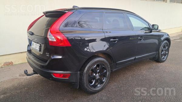 Black Volvo XC60 2009 in Ogre, with an engine capacity of 2.40 L and mileage of 269 thousand km for 7550 €, photo 4 on AUTOMOTO.COM.LV