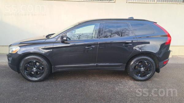 Black Volvo XC60 2009 in Ogre, with an engine capacity of 2.40 L and mileage of 269 thousand km for 7550 €, photo 8 on AUTOMOTO.COM.LV