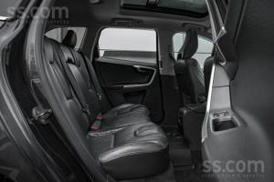 Black Volvo XC60 2009 in Riga, with an engine capacity of 2.40 L and mileage of 0 thousand km for 7990 €, photo 11 on AUTOMOTO.COM.LV