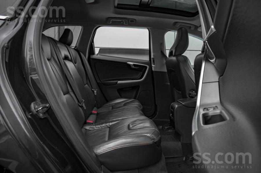 Black Volvo XC60 2009 in Riga, with an engine capacity of 2.40 L and mileage of 0 thousand km for 7990 €, photo 11 on AUTOMOTO.COM.LV