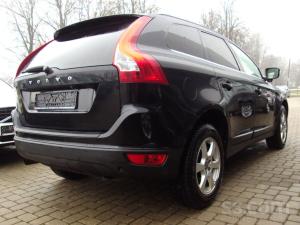 Black Volvo XC60 2009 in Riga, with an engine capacity of 2.40 L and mileage of 261 thousand km for 9400 €, photo 3 on AUTOMOTO.COM.LV