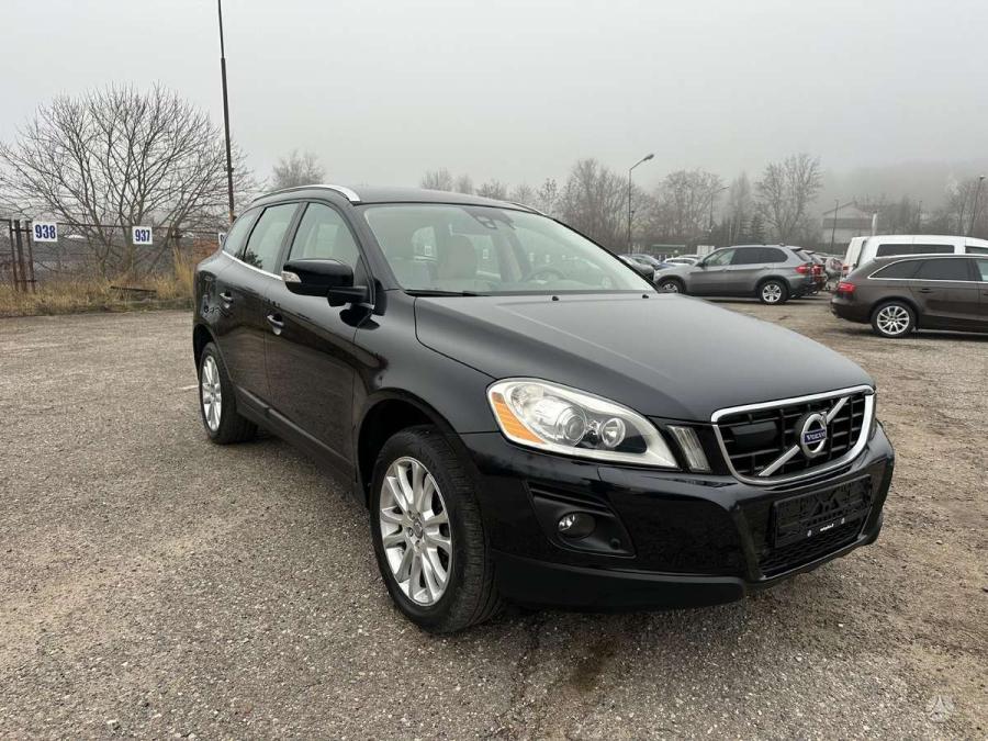 Melns Volvo XC60 2009 Alīta, ar dzinēja tilpumu 2.40 L un nobraukumu 284 tūkst. km par 7950 €, foto 3 vietnē AUTOMOTO.COM.LV