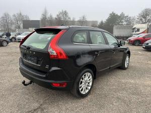 Melns Volvo XC60 2009 Alīta, ar dzinēja tilpumu 2.40 L un nobraukumu 284 tūkst. km par 7950 €, foto 5 vietnē AUTOMOTO.COM.LV