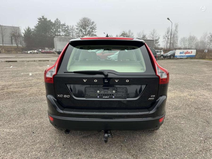 Melns Volvo XC60 2009 Alīta, ar dzinēja tilpumu 2.40 L un nobraukumu 284 tūkst. km par 7950 €, foto 6 vietnē AUTOMOTO.COM.LV
