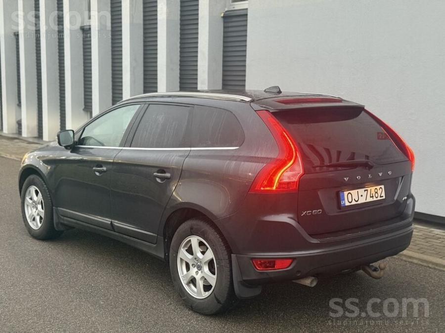 Melns Volvo XC60 2009 Rīga, ar dzinēja tilpumu 2.40 L un nobraukumu 0 tūkst. km par 6700 €, foto 4 vietnē AUTOMOTO.COM.LV