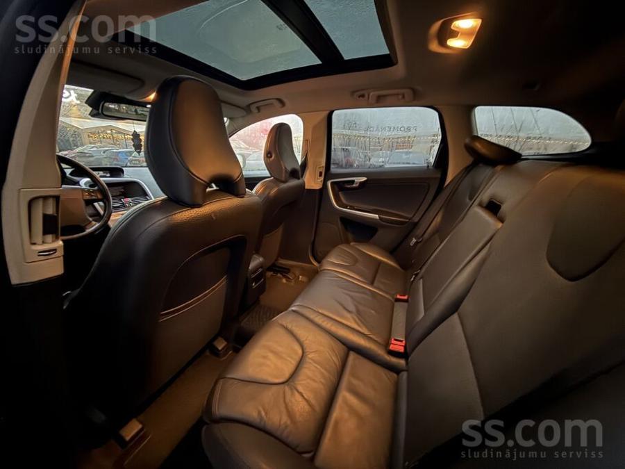 Melns Volvo XC60 2009 Rīga, ar dzinēja tilpumu 2.40 L un nobraukumu 0 tūkst. km par 6700 €, foto 8 vietnē AUTOMOTO.COM.LV