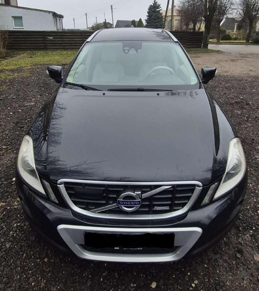 Melns Volvo XC60 2009 Klaipėda, ar dzinēja tilpumu 2.40 L un nobraukumu 380 tūkst. km par 7200 €, foto 1 vietnē AUTOMOTO.COM.LV