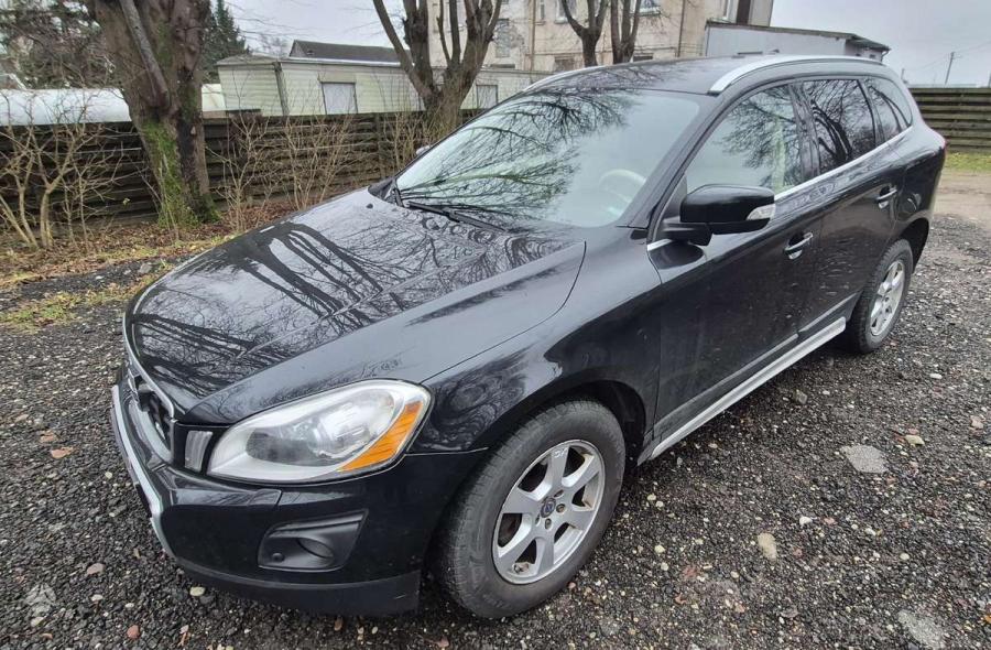 Melns Volvo XC60 2009 Klaipėda, ar dzinēja tilpumu 2.40 L un nobraukumu 380 tūkst. km par 7200 €, foto 5 vietnē AUTOMOTO.COM.LV