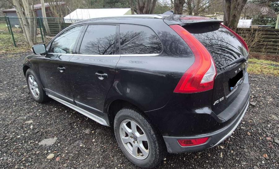 Melns Volvo XC60 2009 Klaipėda, ar dzinēja tilpumu 2.40 L un nobraukumu 380 tūkst. km par 7200 €, foto 6 vietnē AUTOMOTO.COM.LV