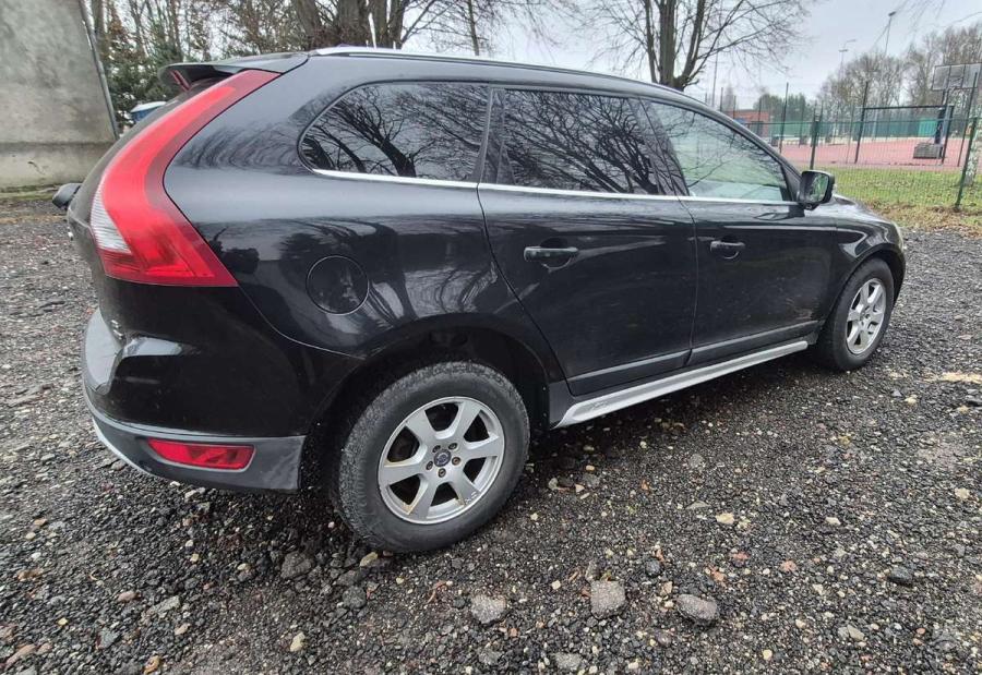 Melns Volvo XC60 2009 Klaipėda, ar dzinēja tilpumu 2.40 L un nobraukumu 380 tūkst. km par 7200 €, foto 7 vietnē AUTOMOTO.COM.LV