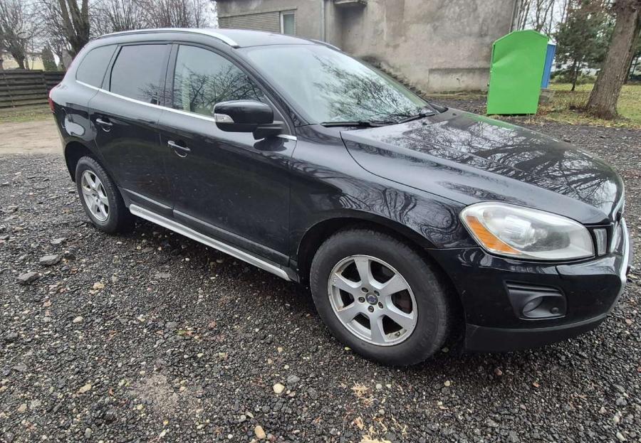 Melns Volvo XC60 2009 Klaipėda, ar dzinēja tilpumu 2.40 L un nobraukumu 380 tūkst. km par 7200 €, foto 8 vietnē AUTOMOTO.COM.LV