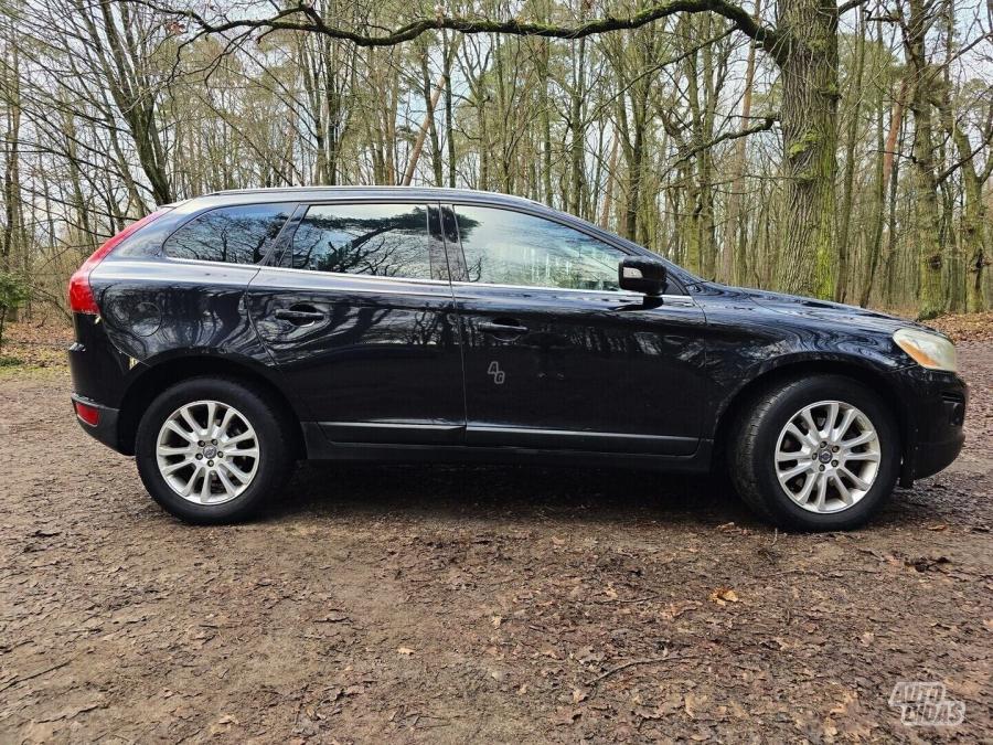 Black Volvo XC60 2009 in Vilnius, with an engine capacity of 2.40 L and mileage of 360 thousand km for 6500 €, photo 2 on AUTOMOTO.COM.LV
