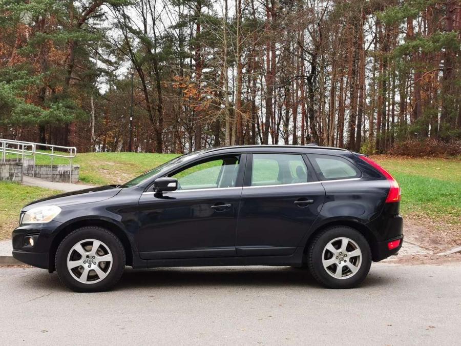 Melns Volvo XC60 2009 Viļņa, ar dzinēja tilpumu 2.40 L un nobraukumu 376 tūkst. km par 3650 €, foto 13 vietnē AUTOMOTO.COM.LV