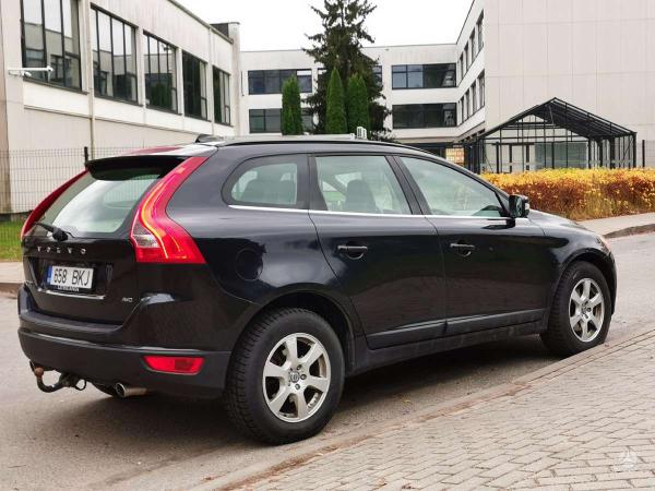 Melns Volvo XC60 2009 Viļņa, ar dzinēja tilpumu 2.40 L un nobraukumu 376 tūkst. km par 3650 €, foto 2 vietnē AUTOMOTO.COM.LV