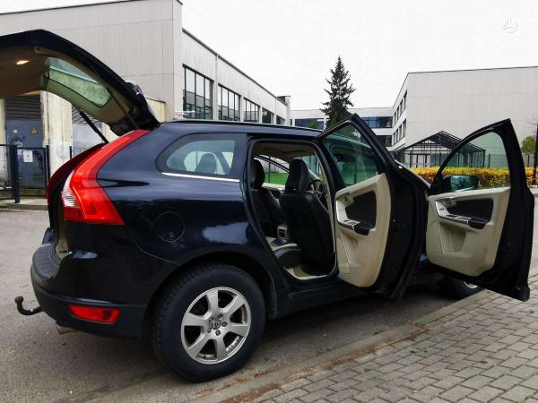 Melns Volvo XC60 2009 Viļņa, ar dzinēja tilpumu 2.40 L un nobraukumu 376 tūkst. km par 3650 €, foto 6 vietnē AUTOMOTO.COM.LV