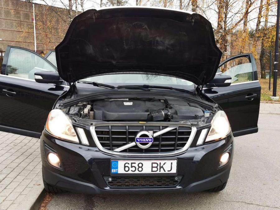 Black Volvo XC60 2009 in Vilnius, with an engine capacity of 2.40 L and mileage of 376 thousand km for 3650 €, photo 9 on AUTOMOTO.COM.LV
