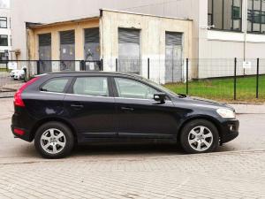Black Volvo XC60 2009 in Vilnius, with an engine capacity of 2.40 L and mileage of 376 thousand km for 3650 €, photo 11 on AUTOMOTO.COM.LV