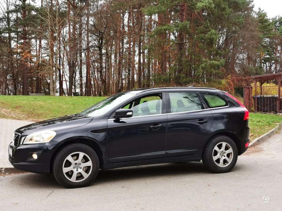 Black Volvo XC60 2009 in Vilnius, with an engine capacity of 2.40 L and mileage of 376 thousand km for 3650 €, photo 31 on AUTOMOTO.COM.LV