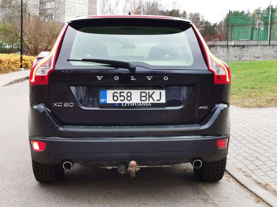 Black Volvo XC60 2009 in Vilnius, with an engine capacity of 2.40 L and mileage of 376 thousand km for 3650 €, photo 33 on AUTOMOTO.COM.LV