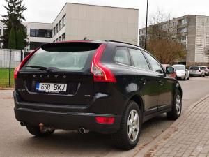 Black Volvo XC60 2009 in Vilnius, with an engine capacity of 2.40 L and mileage of 376 thousand km for 3650 €, photo 34 on AUTOMOTO.COM.LV