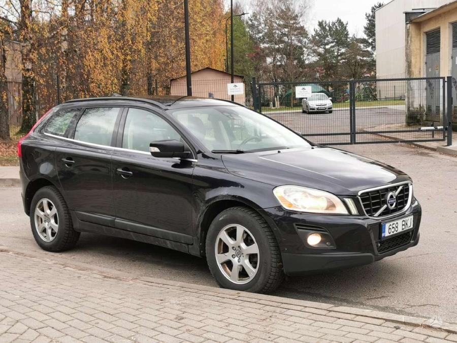 Black Volvo XC60 2009 in Vilnius, with an engine capacity of 2.40 L and mileage of 376 thousand km for 3650 €, photo 37 on AUTOMOTO.COM.LV