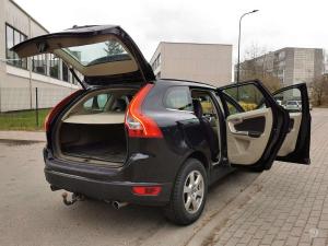 Black Volvo XC60 2009 in Vilnius, with an engine capacity of 2.40 L and mileage of 376 thousand km for 3650 €, photo 39 on AUTOMOTO.COM.LV
