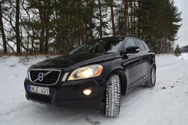 Black Volvo XC60 2009 in Vilnius, with an engine capacity of 2.40 L and mileage of 365 thousand km for 6800 €, photo 1 on AUTOMOTO.COM.LV