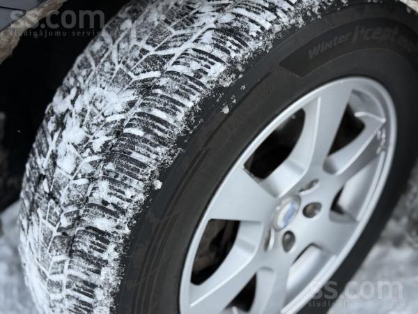 Melns Volvo XC60 2009 Rēzekne, ar dzinēja tilpumu 2.40 L un nobraukumu 318 tūkst. km par 6590 €, foto 7 vietnē AUTOMOTO.COM.LV