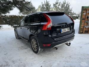 Black Volvo XC60 2009 in Ukmerge, with an engine capacity of 2.40 L and mileage of 286 thousand km for 6850 €, photo 3 on AUTOMOTO.COM.LV